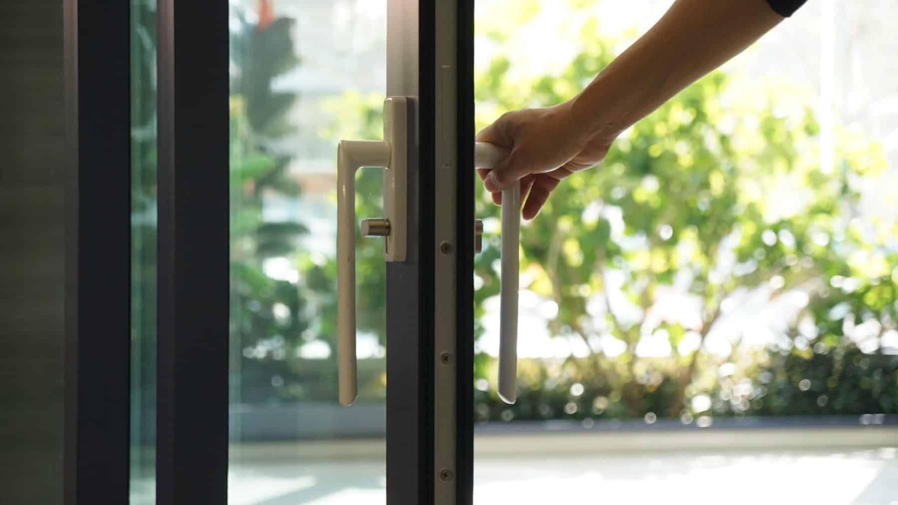 Aluminum Lift & Slide Doors | Large Span Patio Systems | LIKI