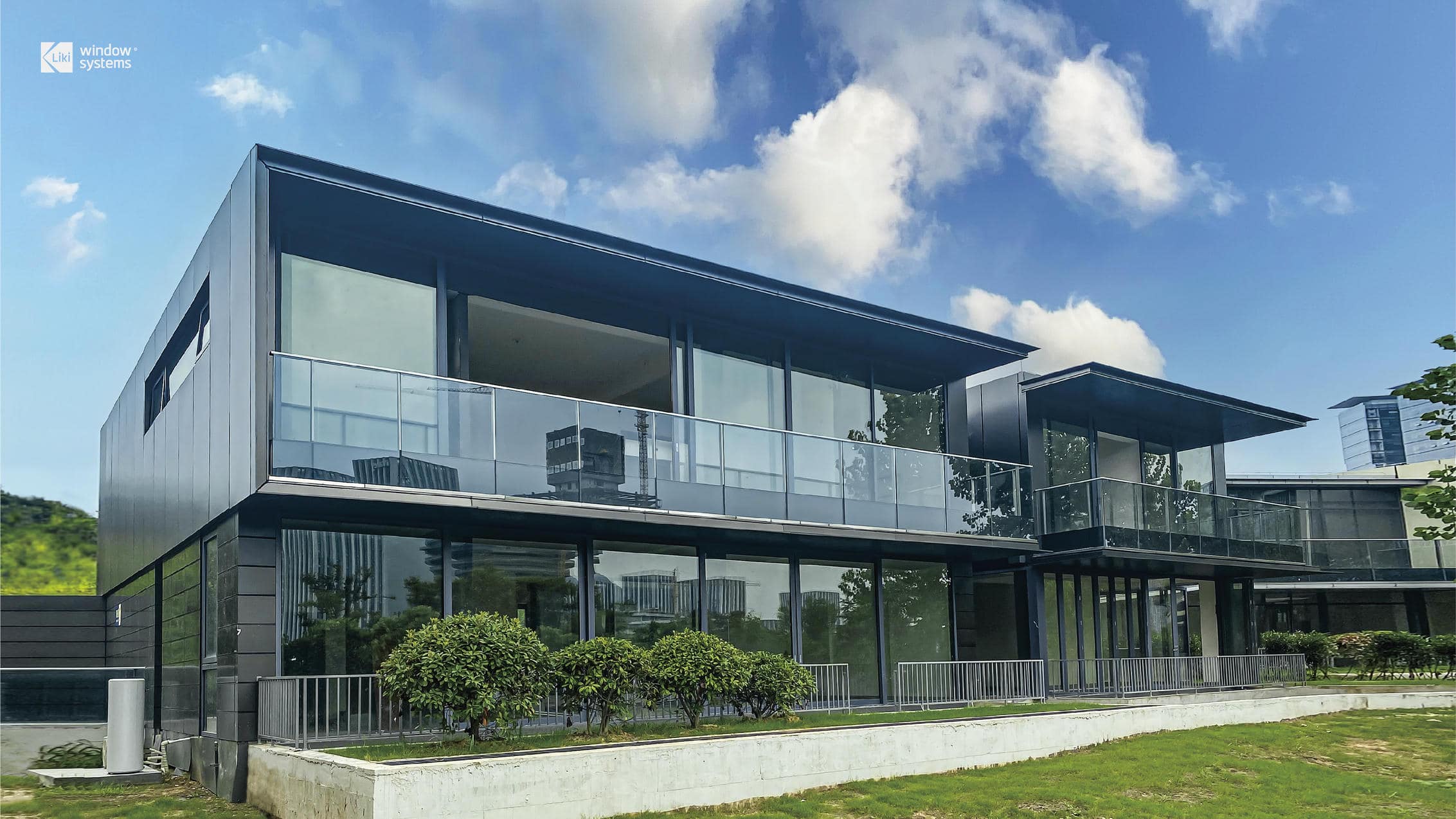 Aluminum Sliding Window Systems: Multi-Track Solutions | LIKI